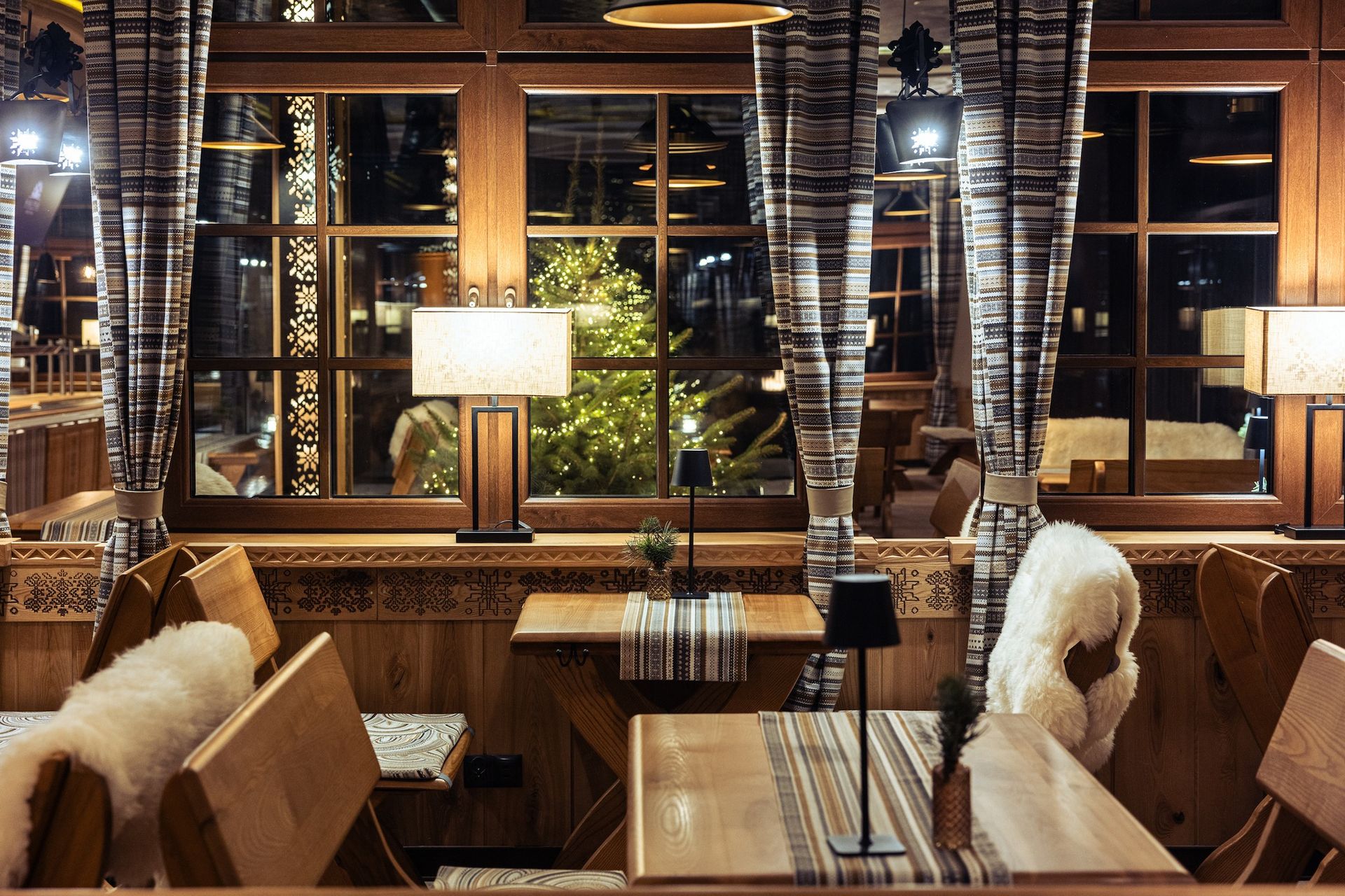 Górska uczta w karczmie na szczycie góry - Złoty Groń Resort & Spa ...